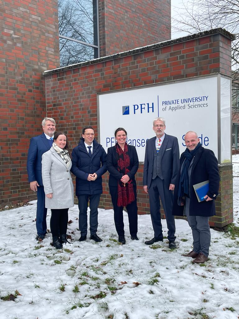 Wissenschaftsminister Falko Mohrs besucht PFH Hansecampus in Stade ...